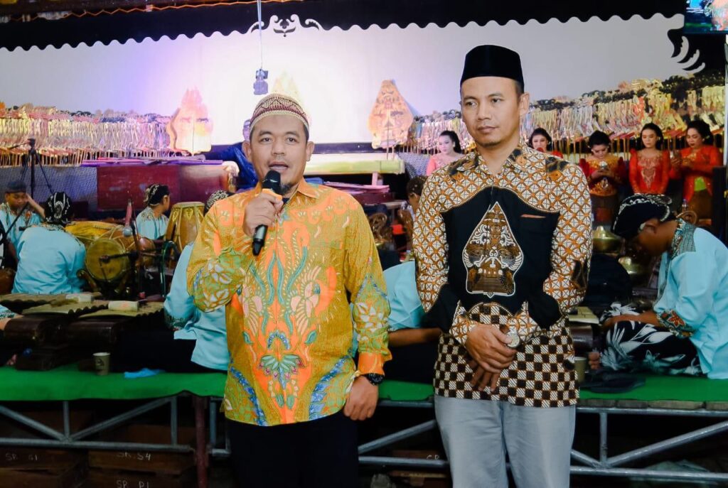 Riyono ‘Caping’ : Wayang Kulit Refleksi Nilai Gotong Royong Kemerdekaan ...