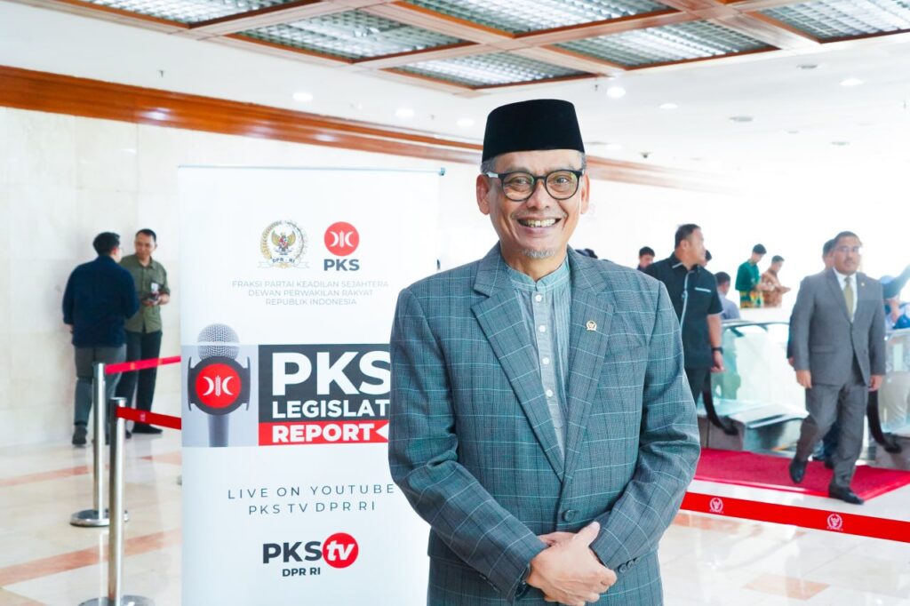 Kado Manis Hari Guru Nasional 2025: Perlindungan dan Peningkatan ...